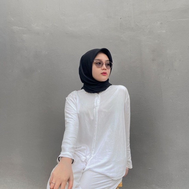 Beranjak Dewasa, 5 Pesona Tia Septiana Anak Mandra yang Jarang Tersorot ...