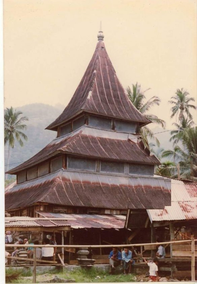 Sejarah Orang Siak dan Kehidupan Sosial Surau di Minangkabau | kumparan.com