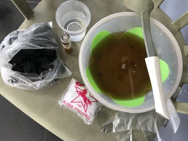 Eksperimen Menyulap Minyak Jelantah Jadi Sabun Cuci Tangan, Bagaimana Caranya? | kumparan.com