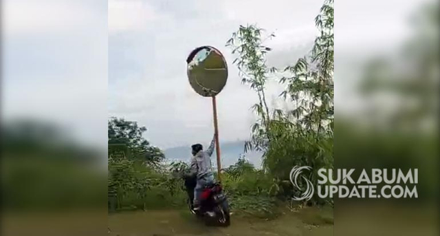 Cermin Cembung Rambu Jalan di Tanjakan Dini Sukabumi Dipenuhi Stiker ...