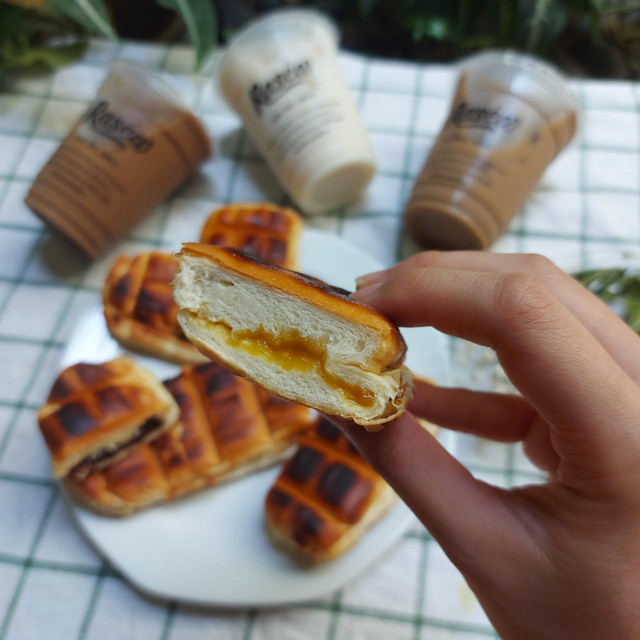 Mencicipi Roti Panggang Penyet Khas Bangka, Teksturnya Padat Berisi ...
