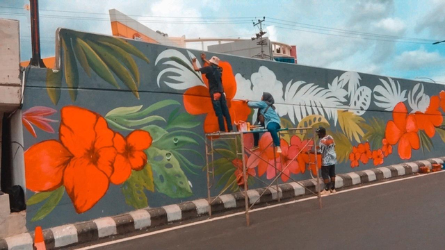 Kuas Lampung Warnai Flyover Sultan Agung, Bandar Lampung dengan Mural ...