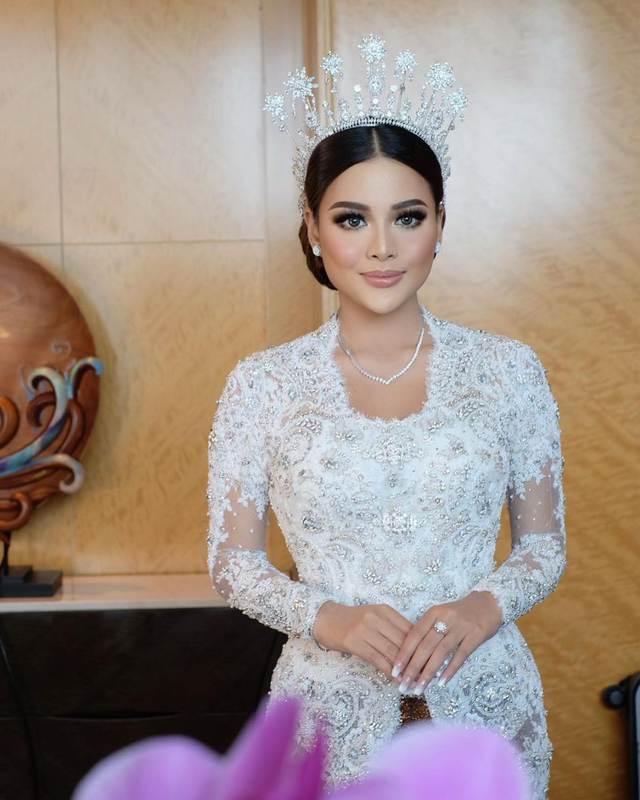 Aurel Hermansyah Resmi Menikah, Anggun Pakai Kebaya & Tiara Bak Putri Raja | kumparan.com