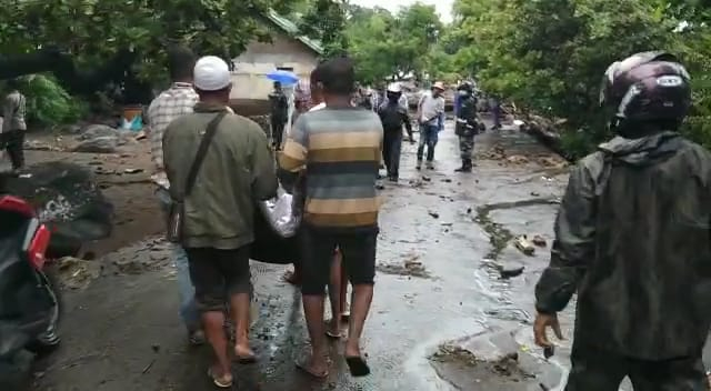 Banjir Bandang dan Longsor Landa Lembata, 7 Orang Meninggal Dunia | kumparan.com