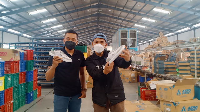 Kolaborasi dengan Rown Division, Sepatu Brand Lokal Aerostreet Siap ...