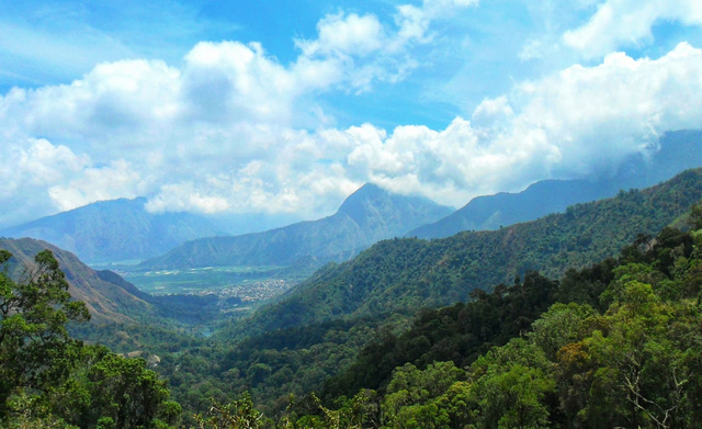 Mendaki 7 Puncak Tertinggi di Sembalun, Lombok | kumparan.com