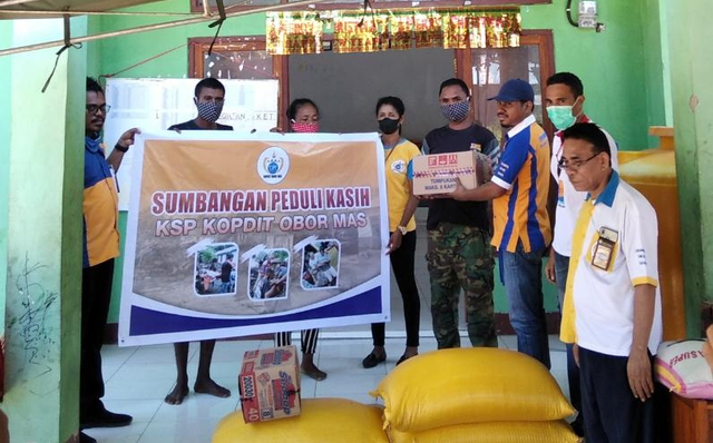 KSP Kopdit Obor Mas Beri 2 Ton Bantuan Sembako untuk Pengungsi di ...