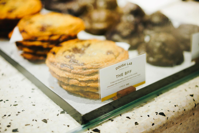 Ada Varian Cookies Baru dan Soft Serve Ice Cream di Gerai ke-4 Dough ...