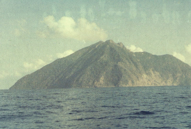 Gunung Api di Pulau Kumba: Keindahan Gunung Api yang Tiada Tara ...