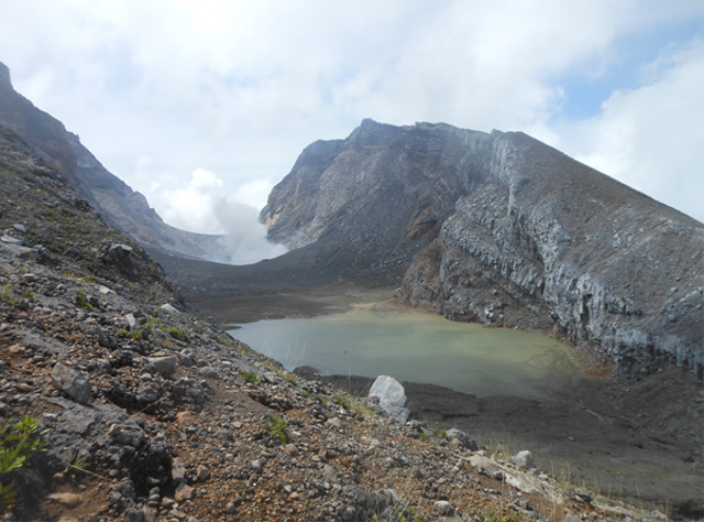 Fakta Geologis Menarik Gunung Gamkonora Berstatus Waspada | kumparan.com