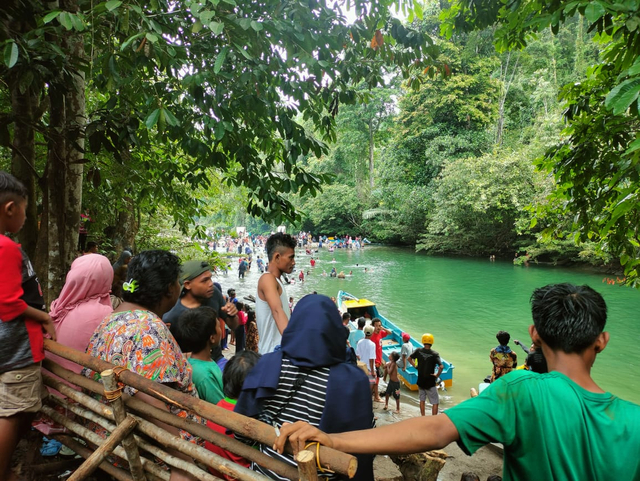 Gua Bokimaruru dan Cerita Rakyat Orang Halmahera Tengah | kumparan.com