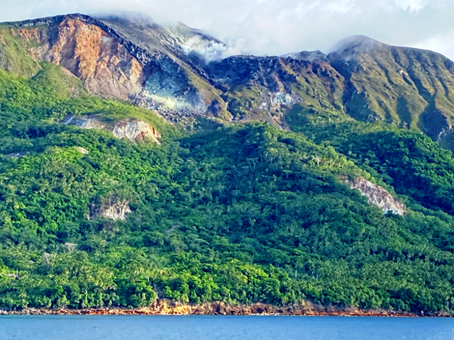 Gunung Api Wurlali, Satu-satunya Gunung di Maluku Barat Daya yang ...