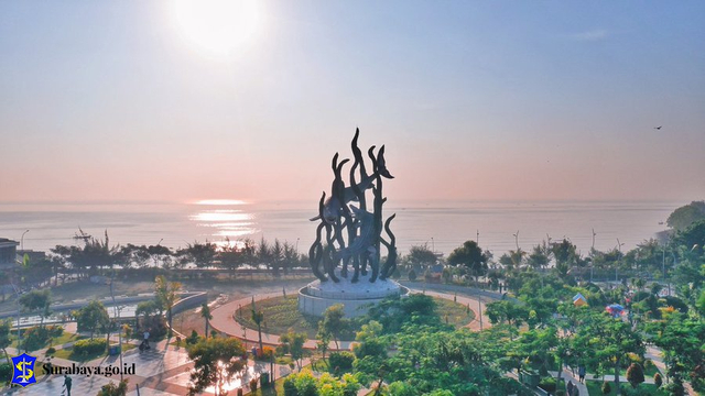 Patung Surabaya, Si Landmark Kota Pahlawan yang Debut ke Korea Selatan ...