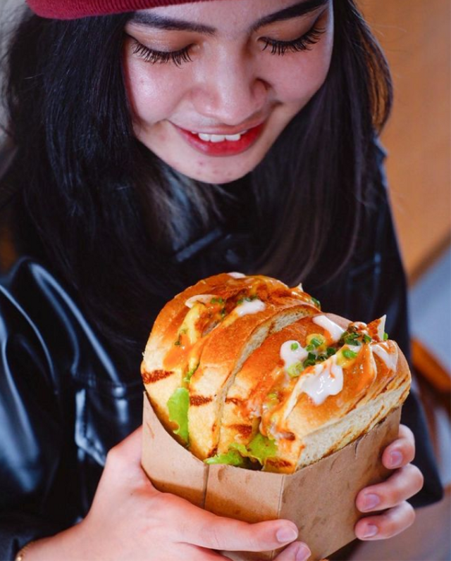 28 Coffee Balikpapan, Hadirkan Kopi Susu Enak dengan Interior yang ...