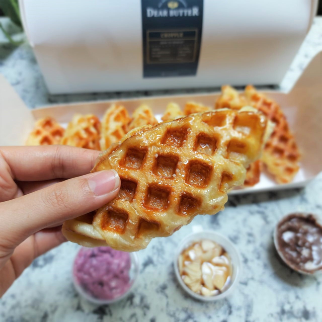 Menikmati Croffle, Croissant Waffle Renyah dengan Harum Butter nan ...