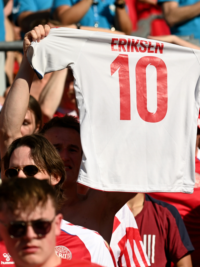 Respek! Denmark vs Belgia Disetop Sejenak demi Hormati Christian ...