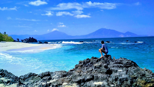 Fakta Menarik Gunung Ili Boleng dan Keindahan Alam Pulau Adonara ...