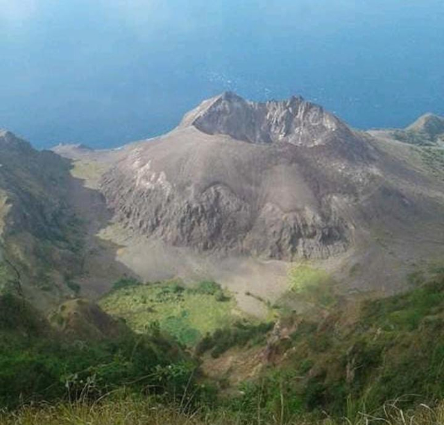 Pesona 3 Gunung di Pulau Lomblen, Nusa Tenggara Timur | kumparan.com
