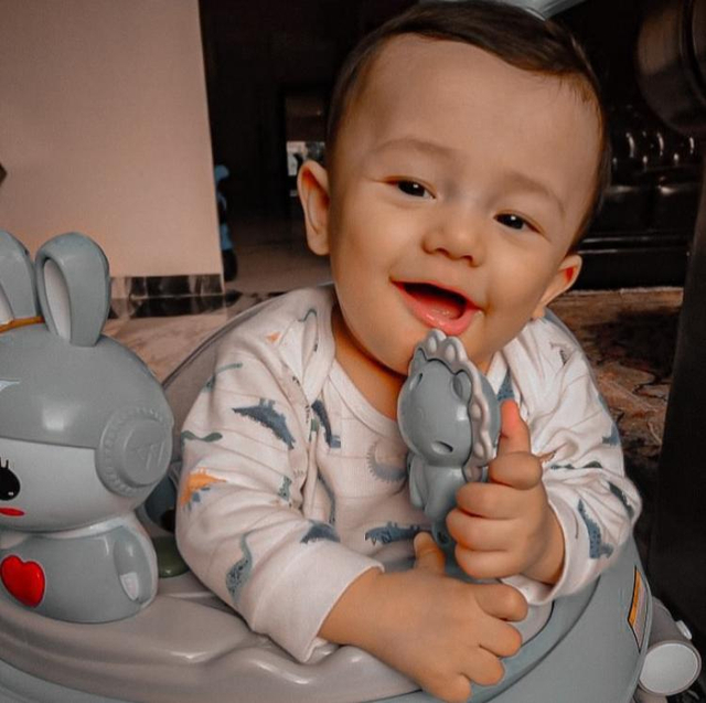 6 Potret Terbaru Baby Saka, Paras Bulenya Disebut Saingi Andhika ...