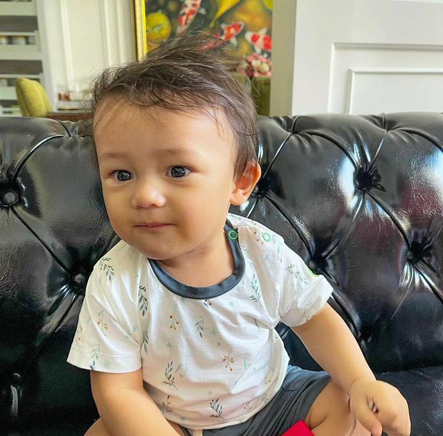 6 Potret Terbaru Baby Saka, Paras Bulenya Disebut Saingi Andhika ...