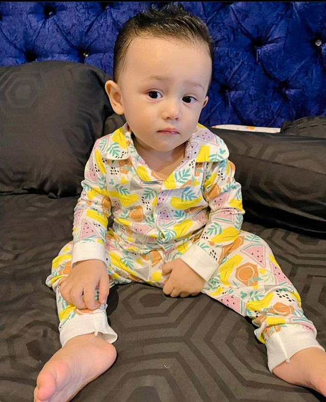 6 Potret Terbaru Baby Saka, Paras Bulenya Disebut Saingi Andhika ...