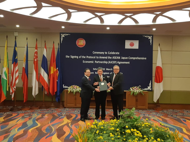 Kebijakan Luar Negeri Jepang Terhadap ASEAN Melalui AJCEP | kumparan.com
