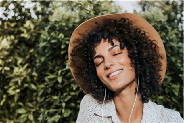 Lirik Best Part dari Daniel Caesar feat. H.E.R. dan Terjemahan ...