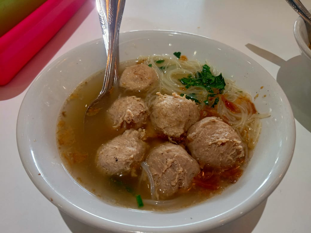 Mencicipi Bakso Sony, Bakso yang Fenomenal Asal Lampung | kumparan.com