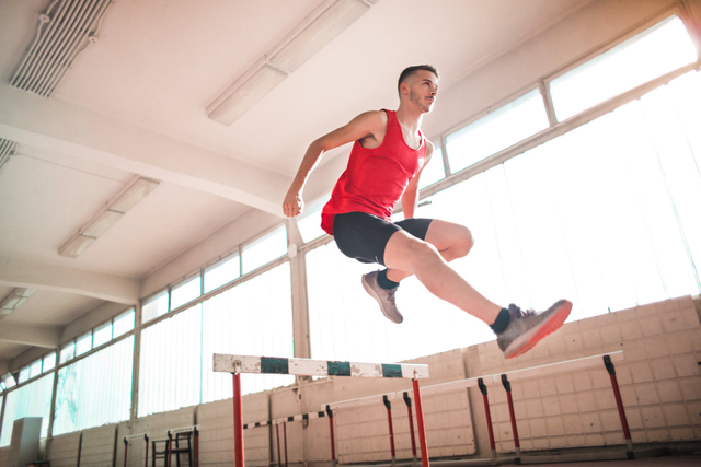 Sikap Awal Gerakan Melompat dalam Olahraga Atletik | kumparan.com