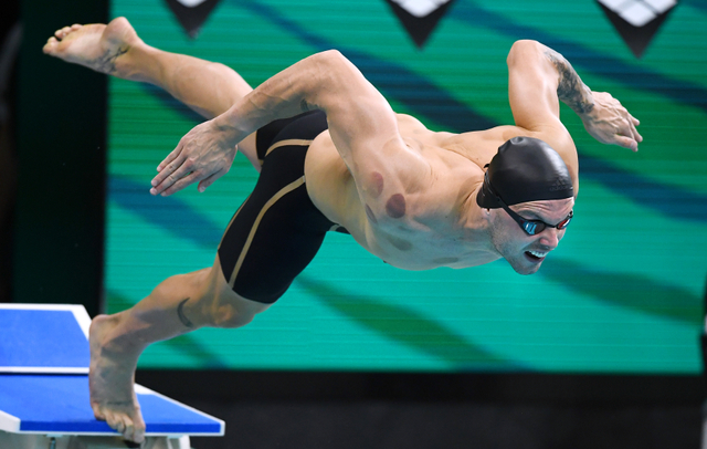 Atlet Renang Olimpiade 2020 Ternyata Hobi Bekam, Memang Ada Manfaatnya ...