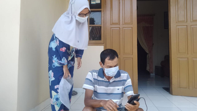 NIK Ganda, Pensiunan Polisi di Bogor Ditolak Vaksin 4 Kali | kumparan.com