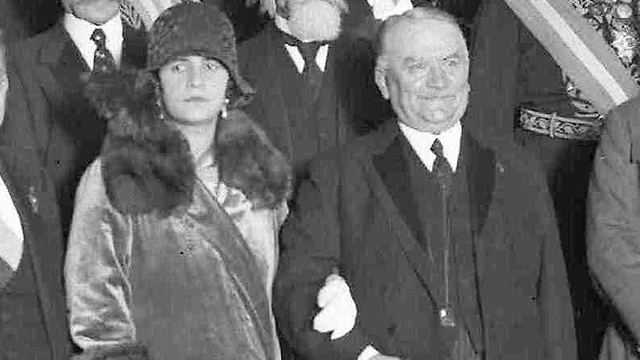 Kisah Soraya Tarzi, Ratu yang Dirikan Sekolah Perempuan Pertama di ...