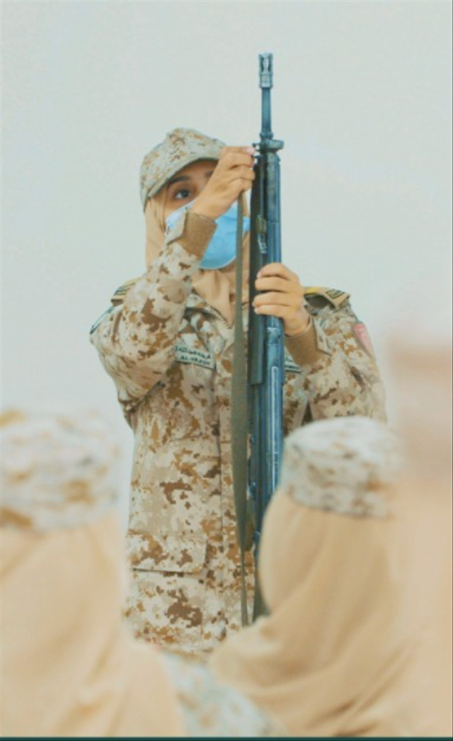 Makin Reformis, Arab Saudi Wisuda Tentara Wanita Angkatan Pertama ...