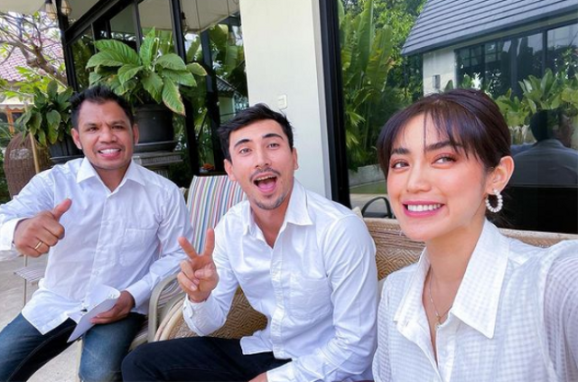 Jessica Iskandar Ungkap Alasan Dirinya Mau Dibaptis | kumparan.com Jessica Iskandar Ungkap Alasan Dirinya Mau Dibaptis | kumparan.com