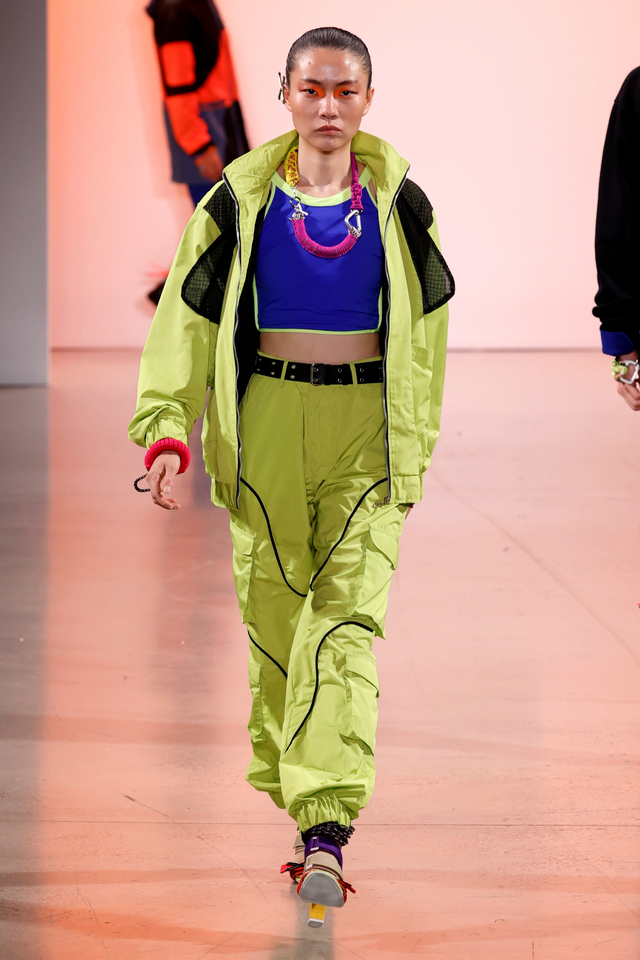 Potret Koleksi Erigo X yang Perdana Tampil di New York Fashion Week ...