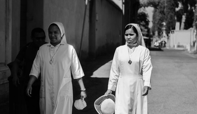 Mengenal Biarawati, Orang Katolik Beriman yang Menjalani Panggilan ...