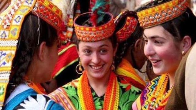 Perempuan Lembah Hunza, Bisa Melahirkan di Usia 65 dan Tetap Muda Usia ...