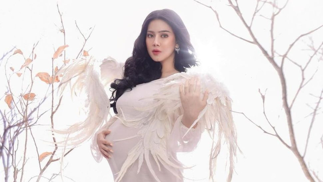 5 Potret Maternity Photoshoot Felicya Angelista, Anggun Dipuji Bak Peri | kumparan.com
