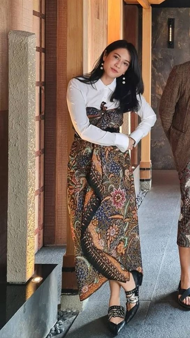 Sambut Hari Batik Nasional, Ini 5 Inspirasi Tampil Gaya dengan Batik ...