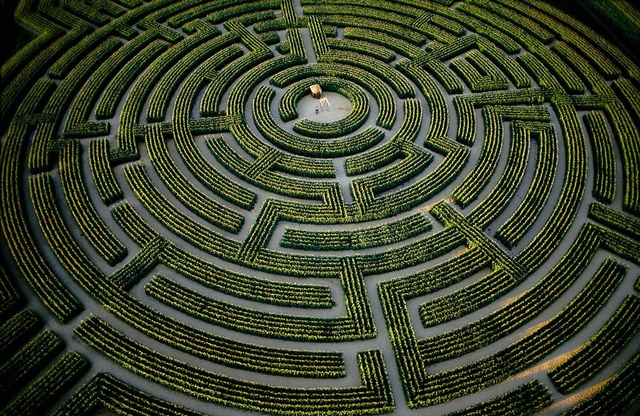 10 Labirin Paling Rumit di Dunia, Berani Coba? | kumparan.com