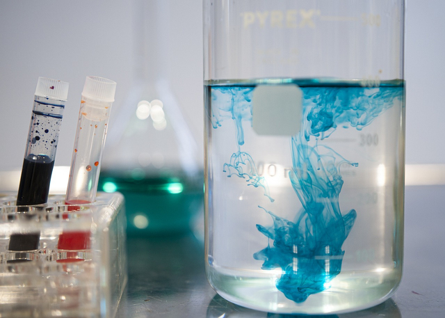 Pengertian Sublimasi dalam Pemisahan Campuran Senyawa Kimia | kumparan.com