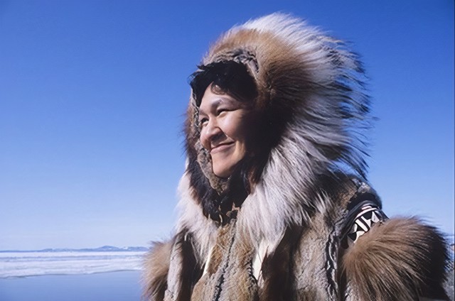 Mengenal Suku Inuit dan Cara Mereka Bertahan Hidup | kumparan.com