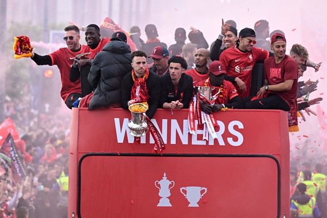 Liverpool Gelar Parade, Rayakan Juara Piala FA & Piala Liga Inggris ...