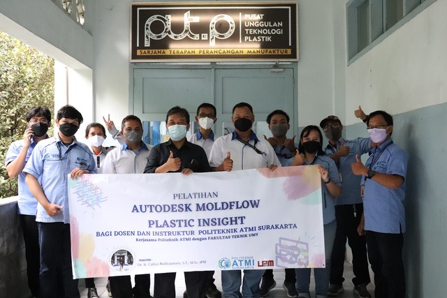 Pelatihan Autodesk Moldflow Plastic dan Instruktur Politeknik ATMI Surakarta | kumparan.com