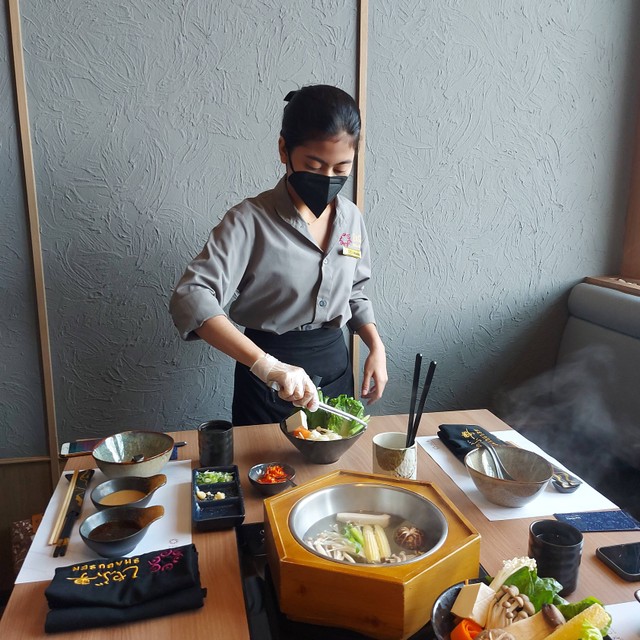 Menyantap Shabu-shabu Autentik dengan Daging Mewah Layaknya di Jepang ...