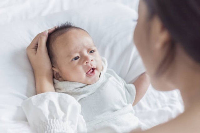 Mengapa Ari-Ari Bayi Harus Dikubur? Begini Penjelasannya! | kumparan.com