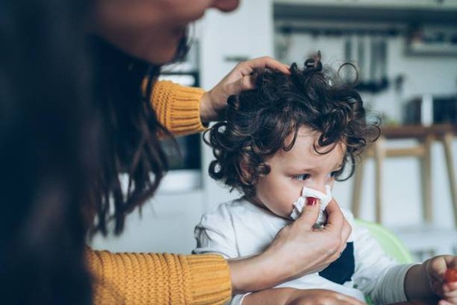 Bagaimana Cara Mengatasi Anak Pilek Berkepanjangan? | kumparan.com
