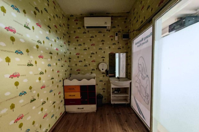 Cek TKP: Ruang Menyusui di Stasiun KRL Jakarta | kumparan.com