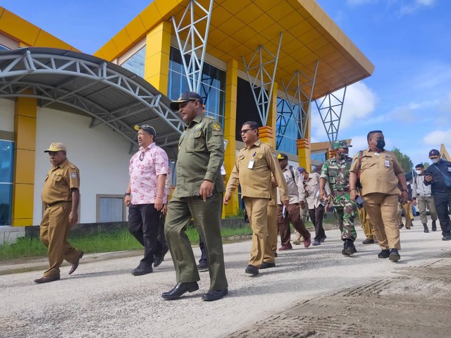 KPK Bantu Tagih Tunggakan Pajak Rp 677 Juta di Bandara Babo Teluk ...
