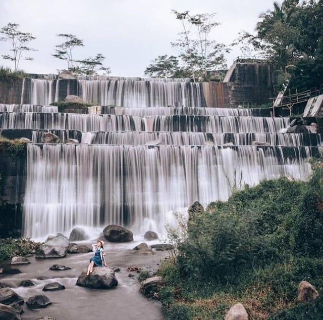 Sejarah Grojogan Watu Purbo, Perpaduan Air Terjun dan Megahnya Gunung ...
